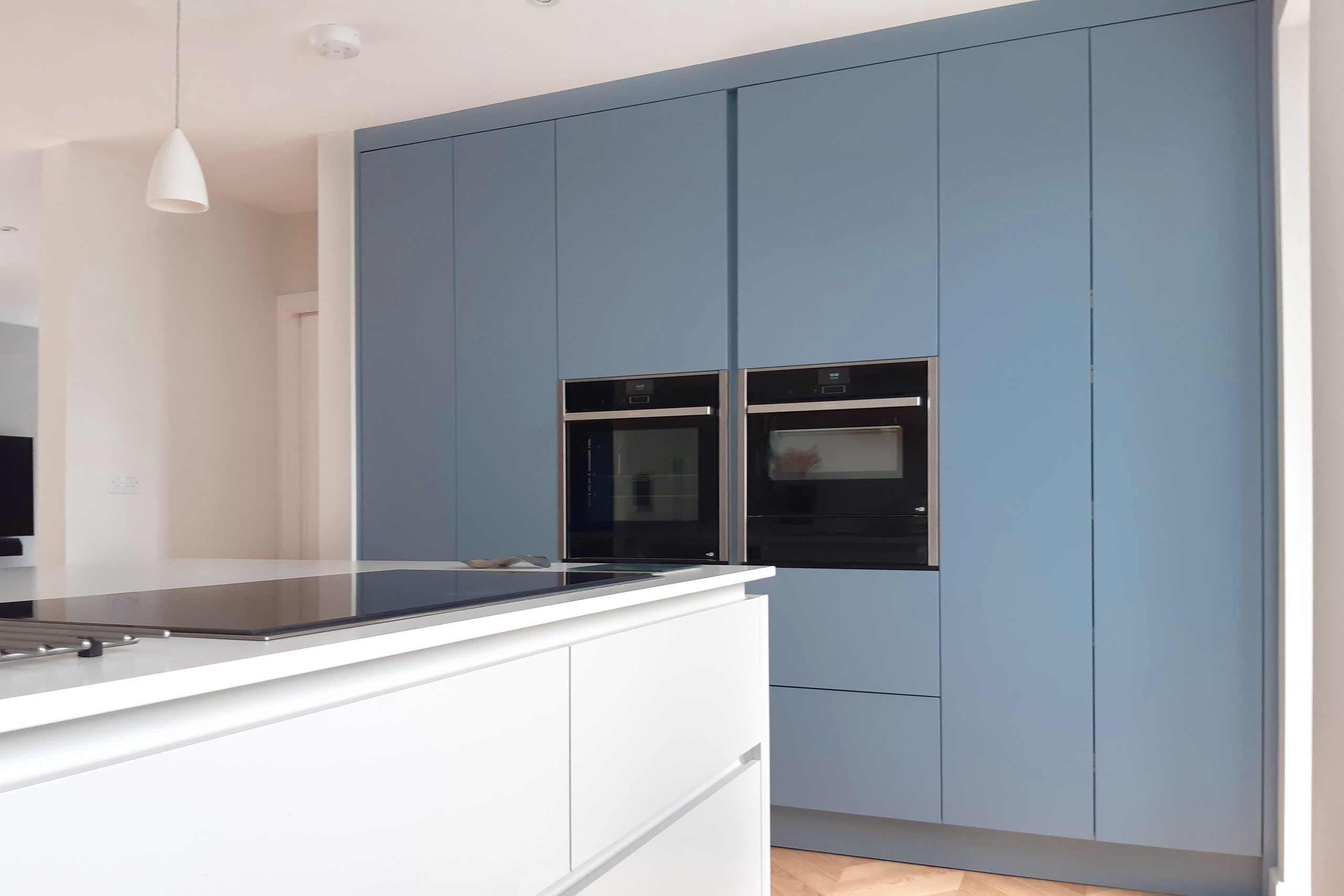 Handleless kitchen - Now Kitchens