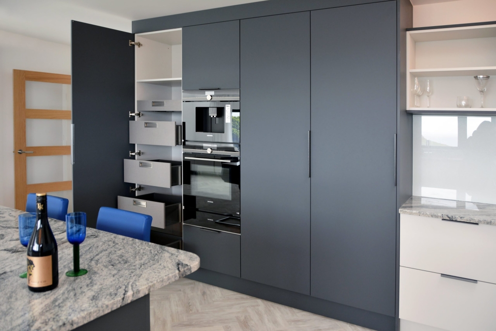 Dramatic Monotonal Kitchen, St Ives - Now Kitchens | Living | Bedrooms ...
